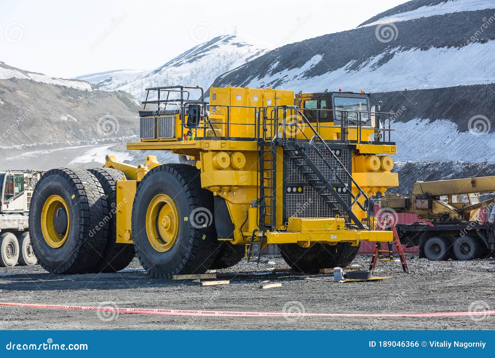 Assembly of the dump truck stock photo. Image of power - 189046366