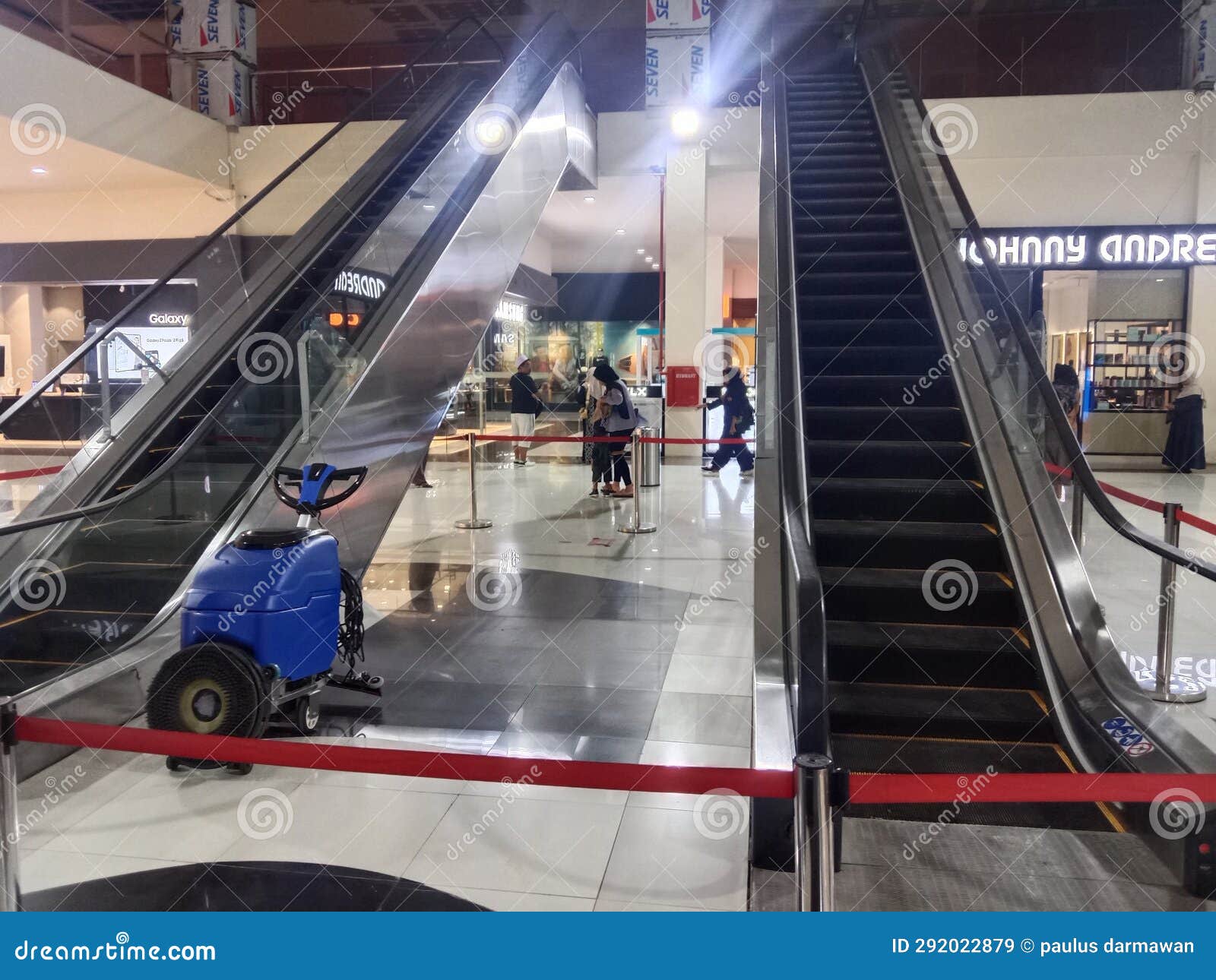 Assembly Two New Elevator at Roxy Mall in Jember Editorial Stock Image ...