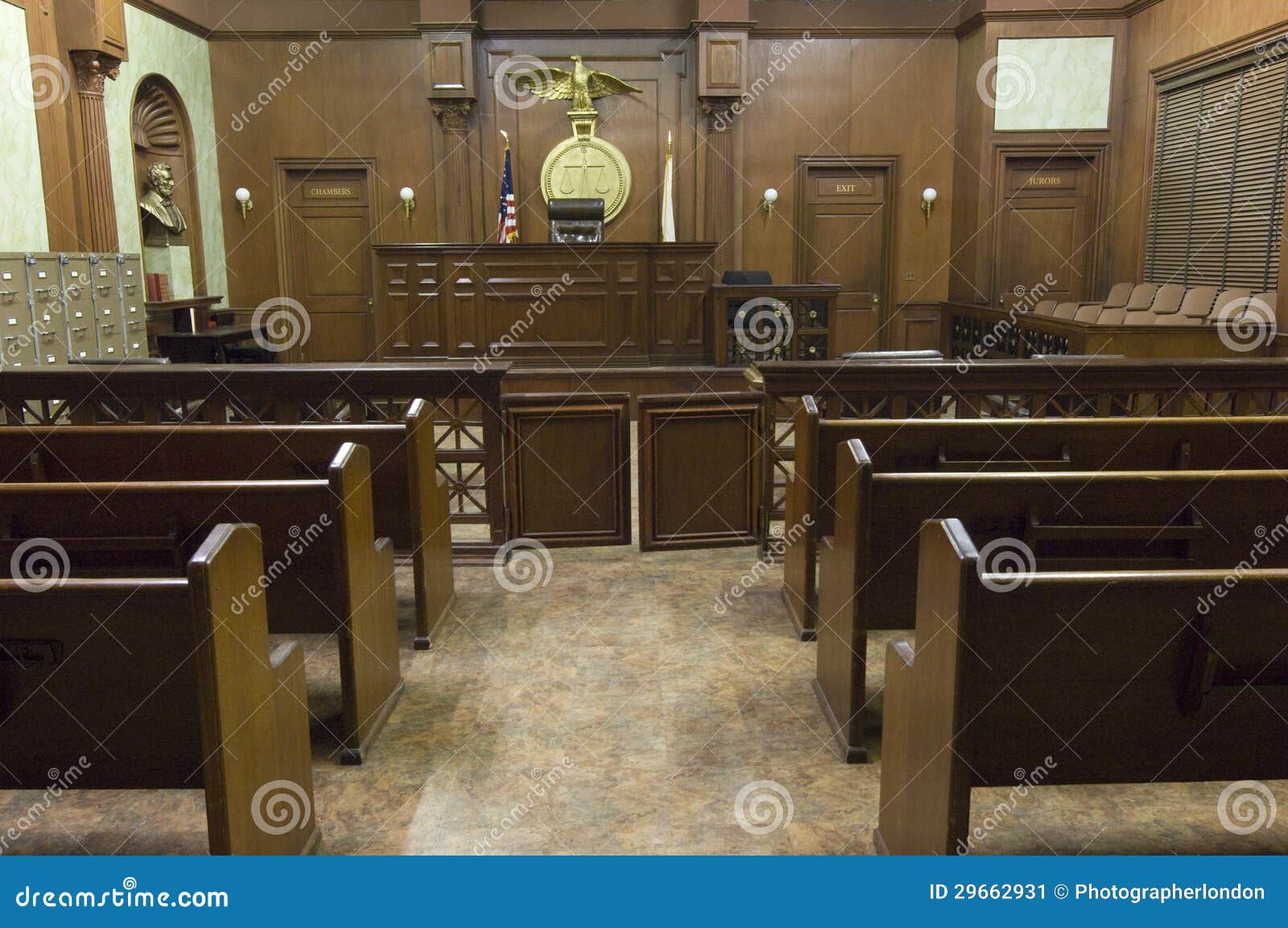 Assento Da Sala Do Tribunal Imagem de Stock - Imagem de defesa, litigue ...