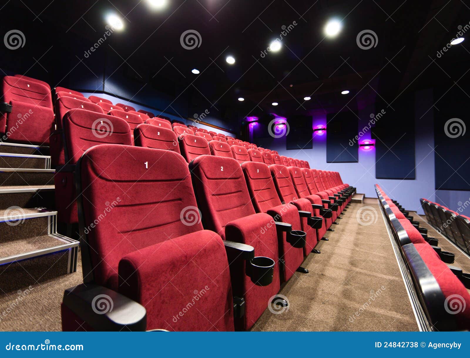 Assentos do cinema foto de stock. Imagem de avermelhado - 24842738