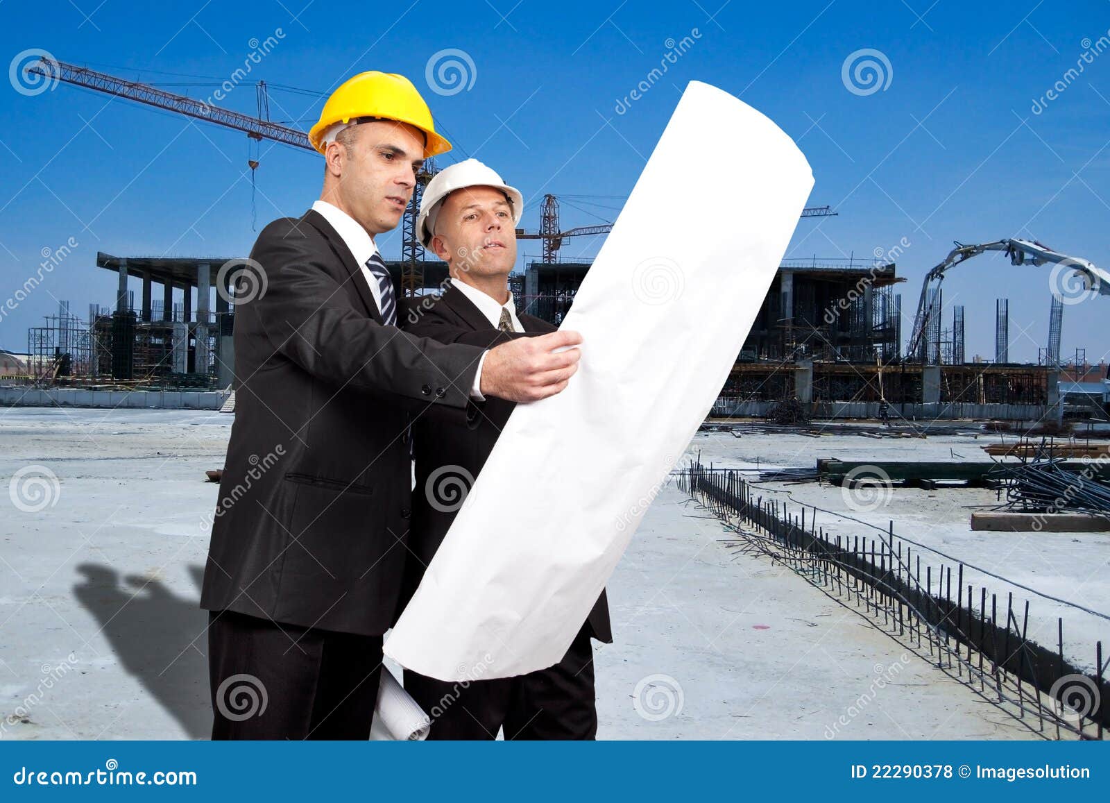 Assistente Tecnico Ad Un Cantiere Fotografia Stock - Immagine di ...