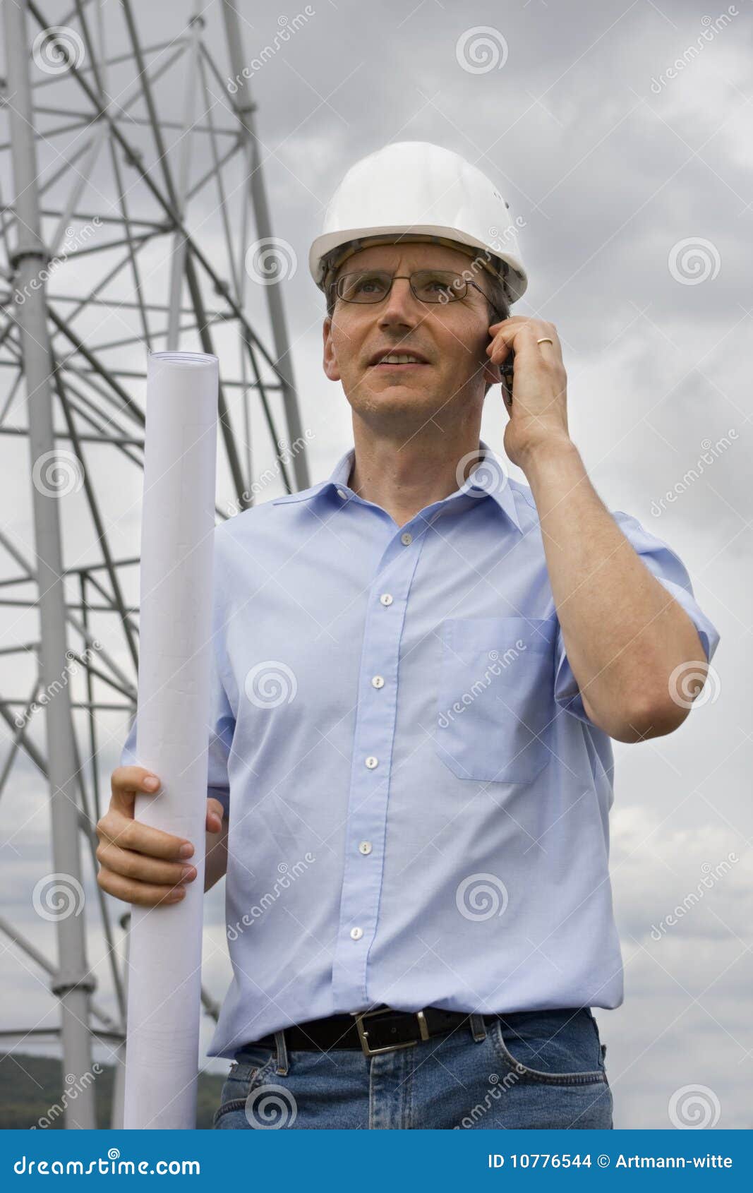 Assistente Tecnico Vibrante Fotografia Stock - Immagine di casco, testa ...