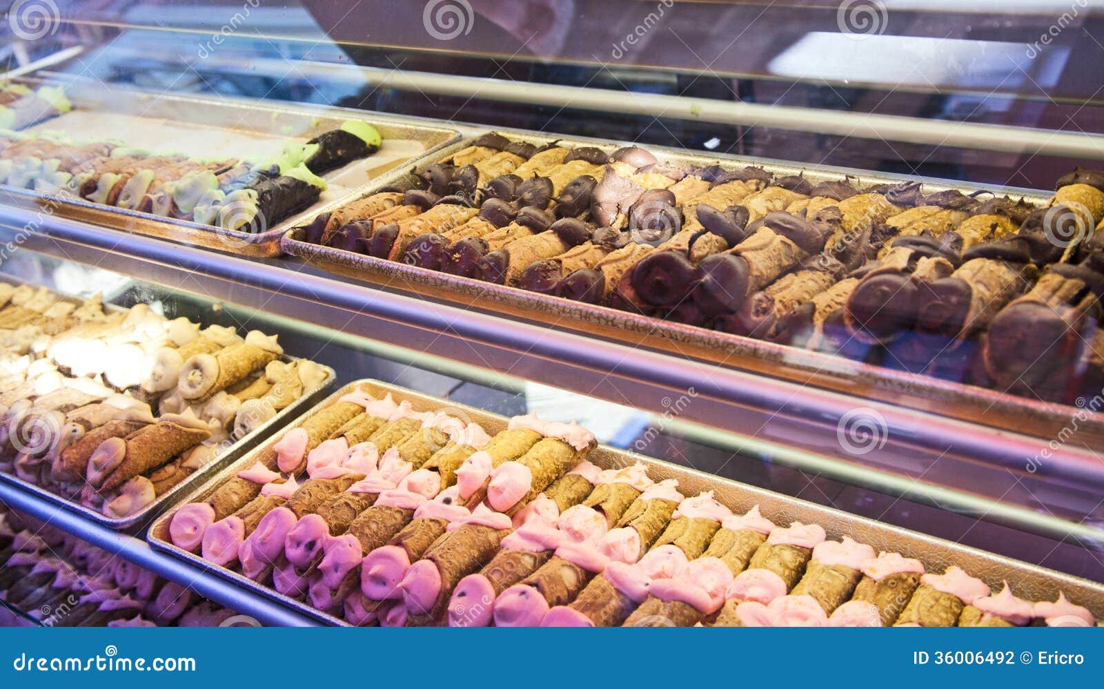 Cannoli Assortment Royalty-Free Stock Photo | CartoonDealer.com #30522801