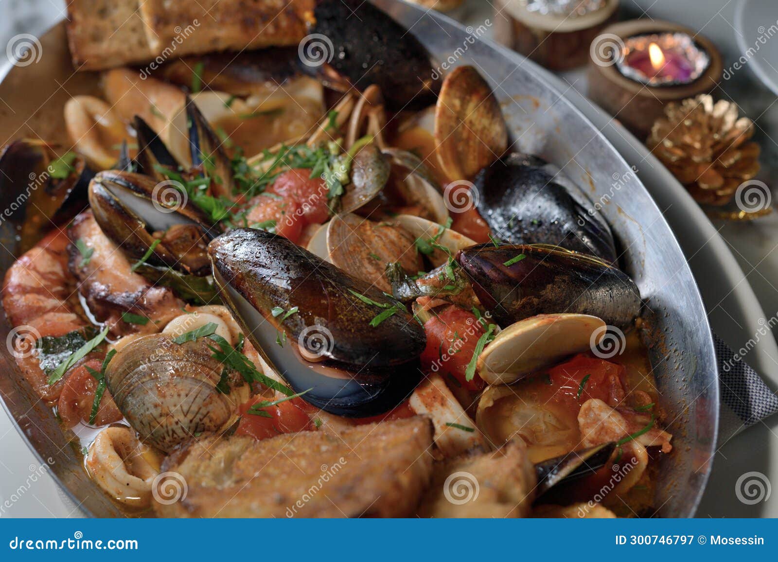 Assorted Fresh Seafood Platter Stock Image - Image of king, chilly ...