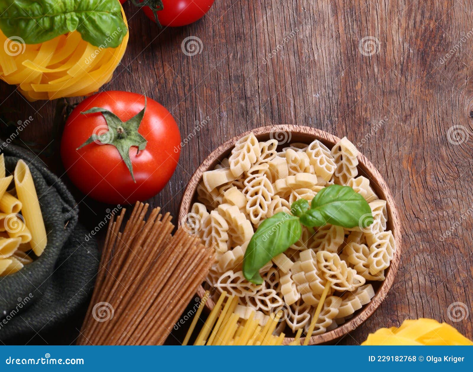 Assorted Pasta and Spaghetti Stock Photo - Image of basil, assortment ...