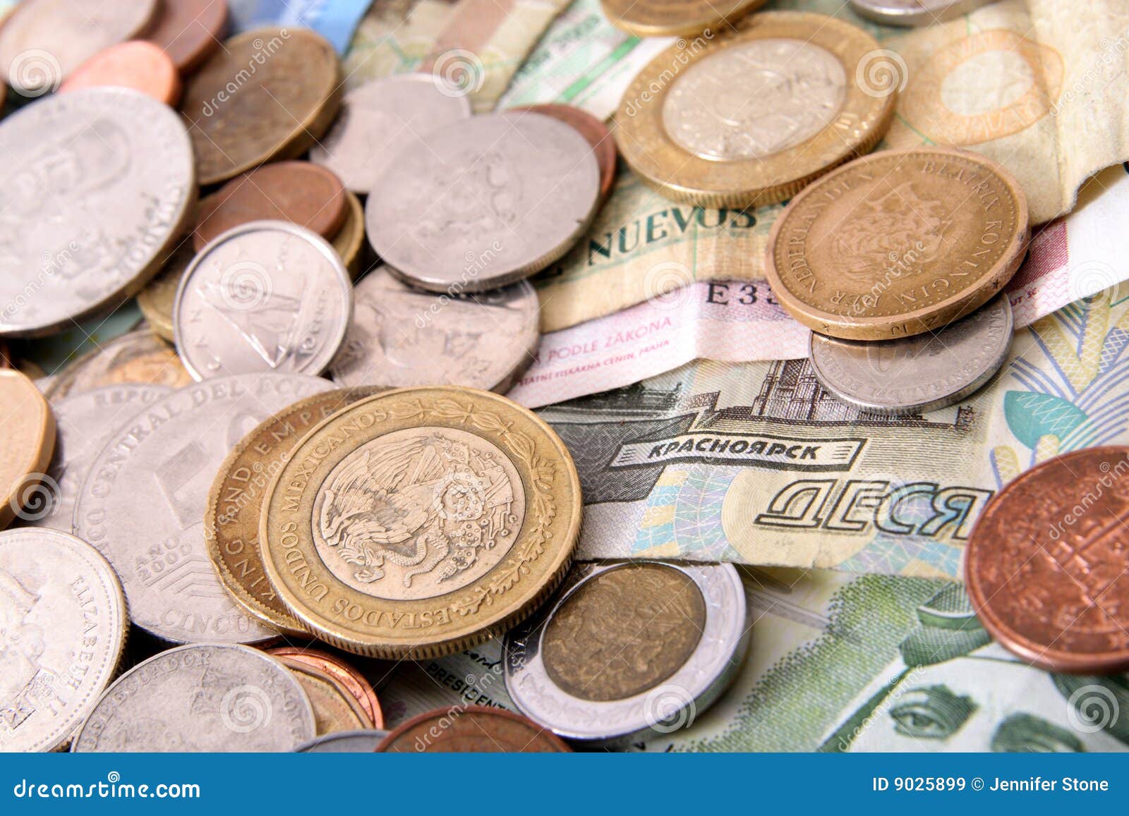 Assortiment Van Buitenlands Geld Stock Afbeelding - Image of handel ...