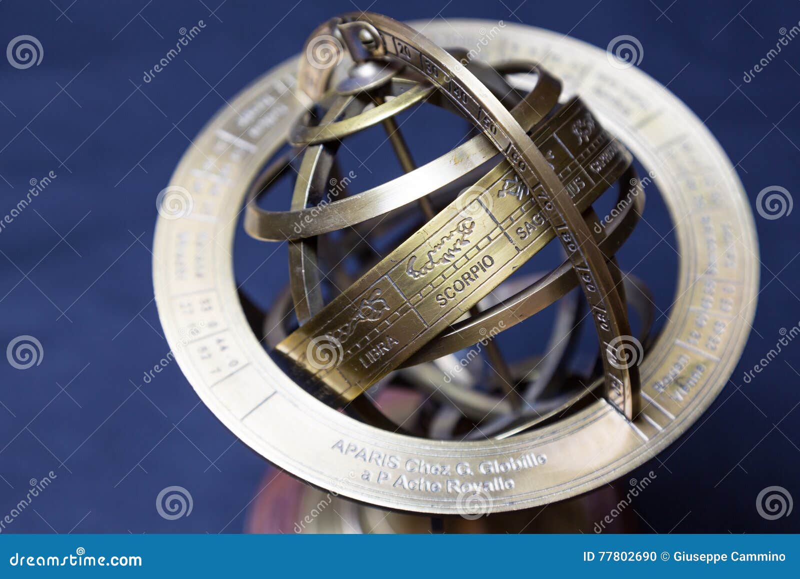 Astrolabe antico fotografia stock. Immagine di antico - 77802690