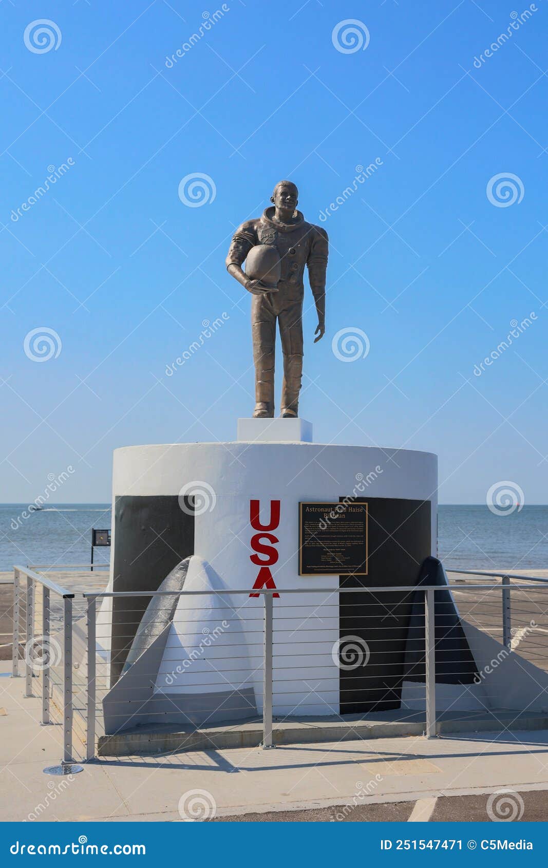 Astronaut Fred Haise Statue in Biloxi, MS Editorial Photo - Image of ...