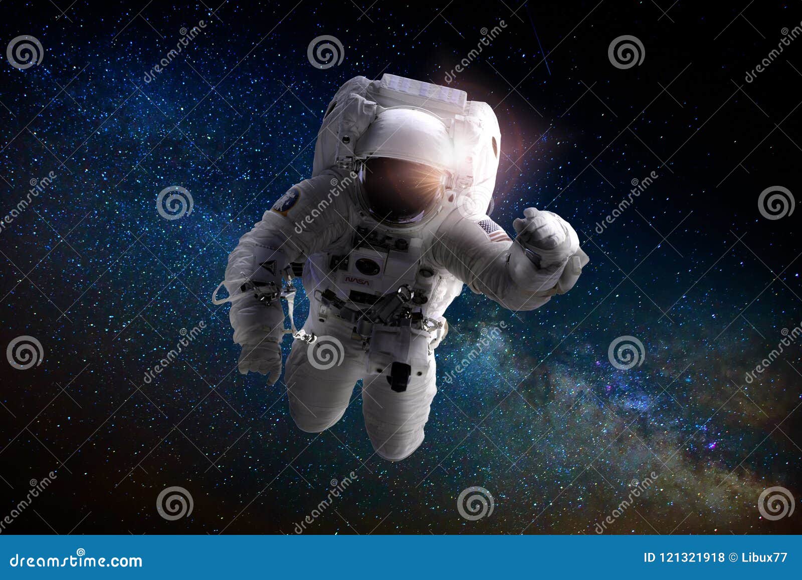 Astronaut of Ruimtevaarder Die in De Ruimte Drijven Redactionele Stock ...