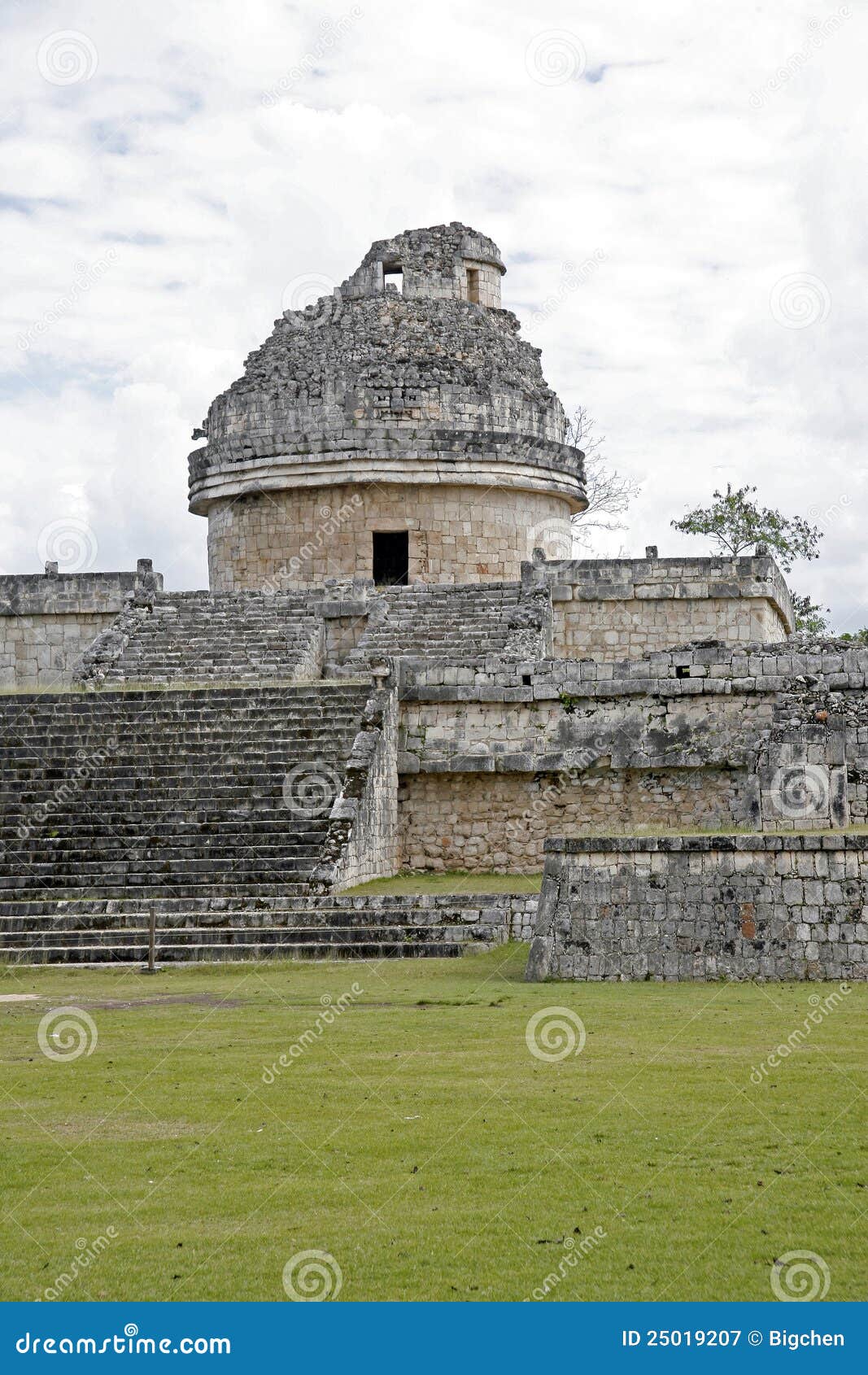 Astronomical Observatory in Chichenitza Stock Image - Image of pyramid ...