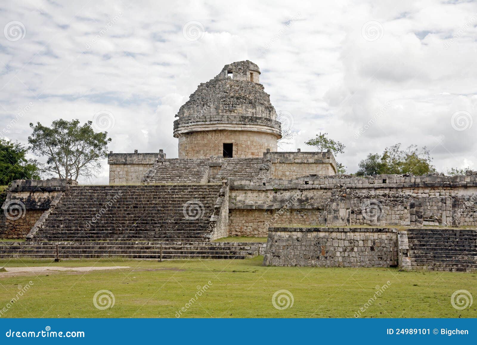 Astronomical Observatory in Mayan Ruins Stock Image - Image of chichen ...