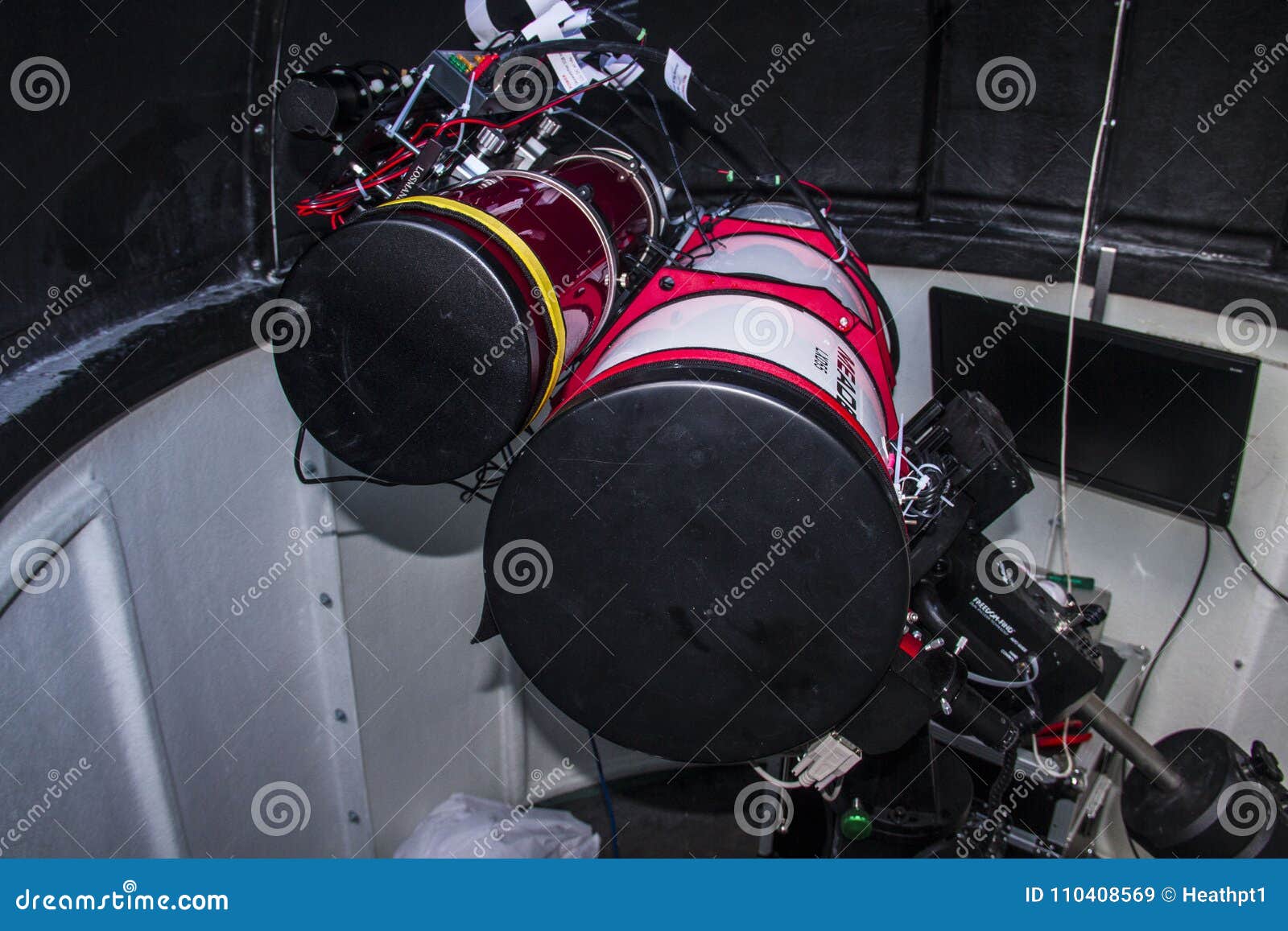 Astronomical Telescope Setup in an Observatory Editorial Stock Image ...