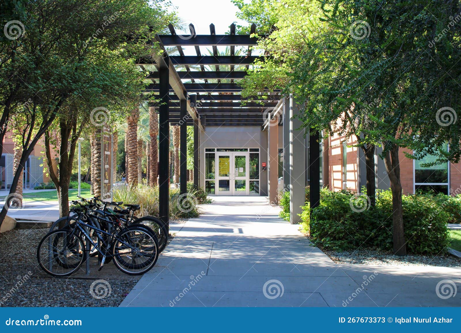 ASU Tempe campus stock image. Image of vehicle, yard - 267673373