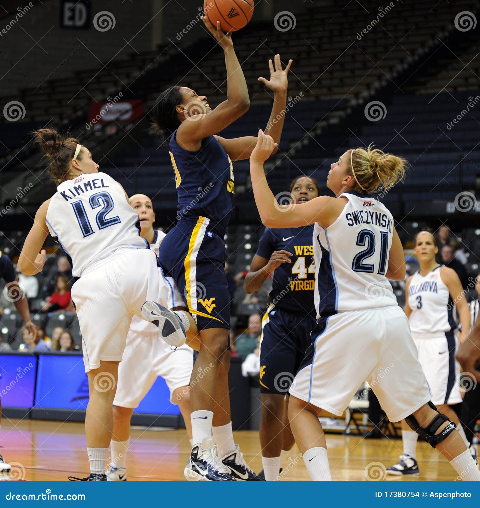 Asya Bussie - WVU Ladies Basketball Editorial Stock Image - Image of ...