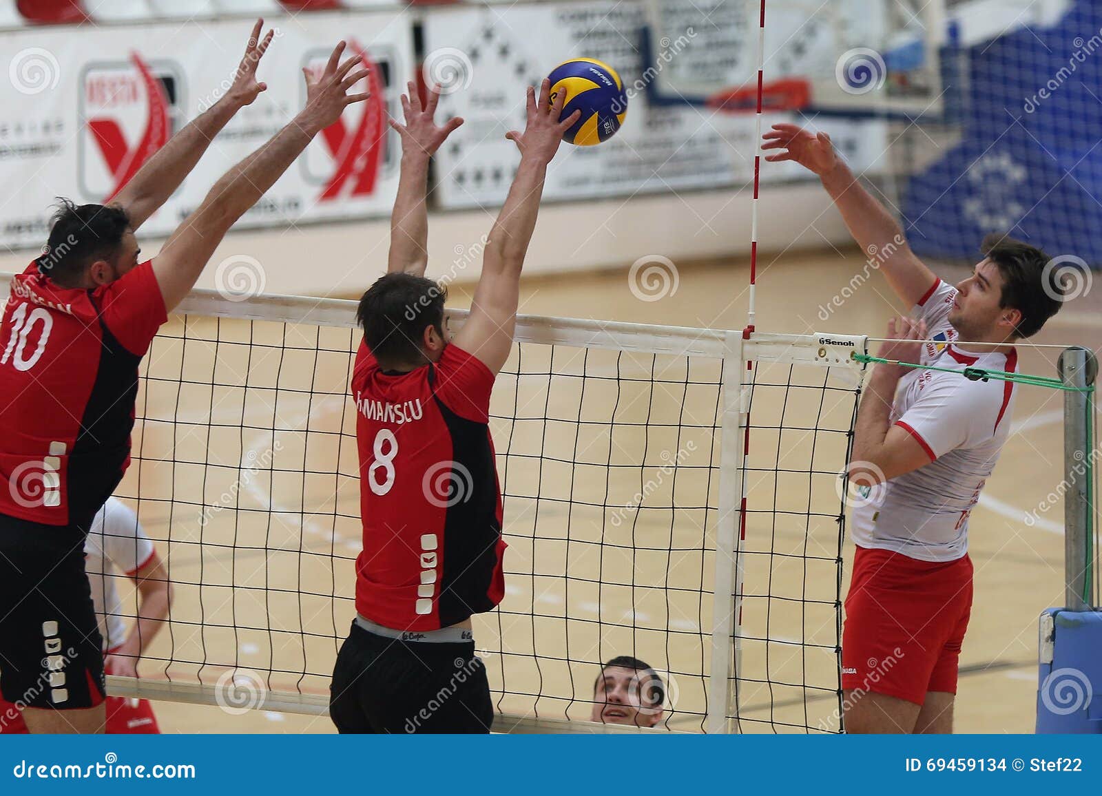 Ataque del voleibol imagen de archivo editorial. Imagen de hombre ...