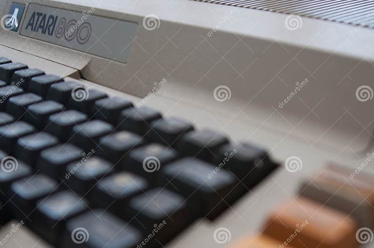 Atari 800 computer editorial photography. Image of vintage - 17592787