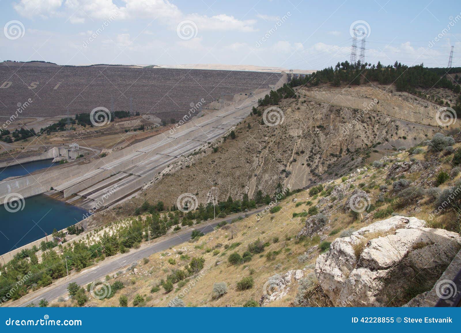 Ataturk Dam on Euphrates River Stock Image - Image of southeastern ...