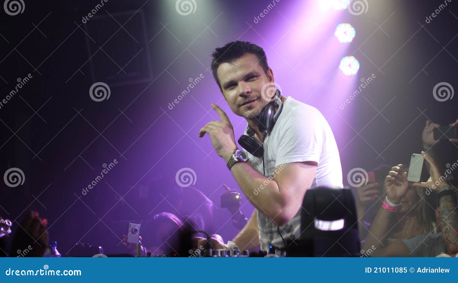 ATB Concert in Los Angeles editorial image. Image of stage - 21011085