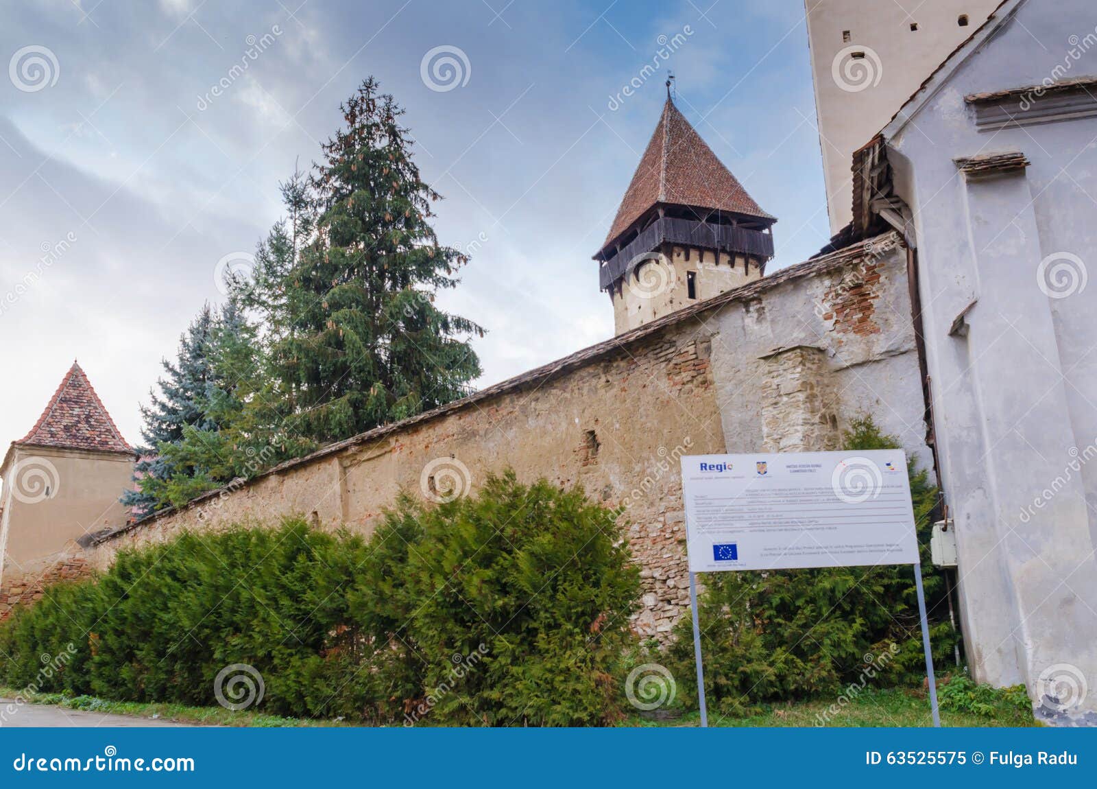 Atel fortificou a igreja imagem editorial. Imagem de campo - 63525575