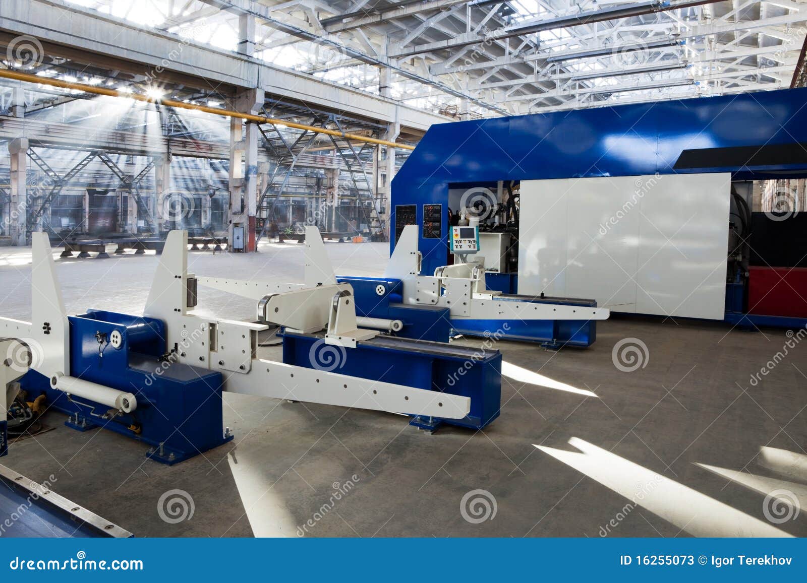 Atelier moderne image stock. Image du machine, moteur - 16255073