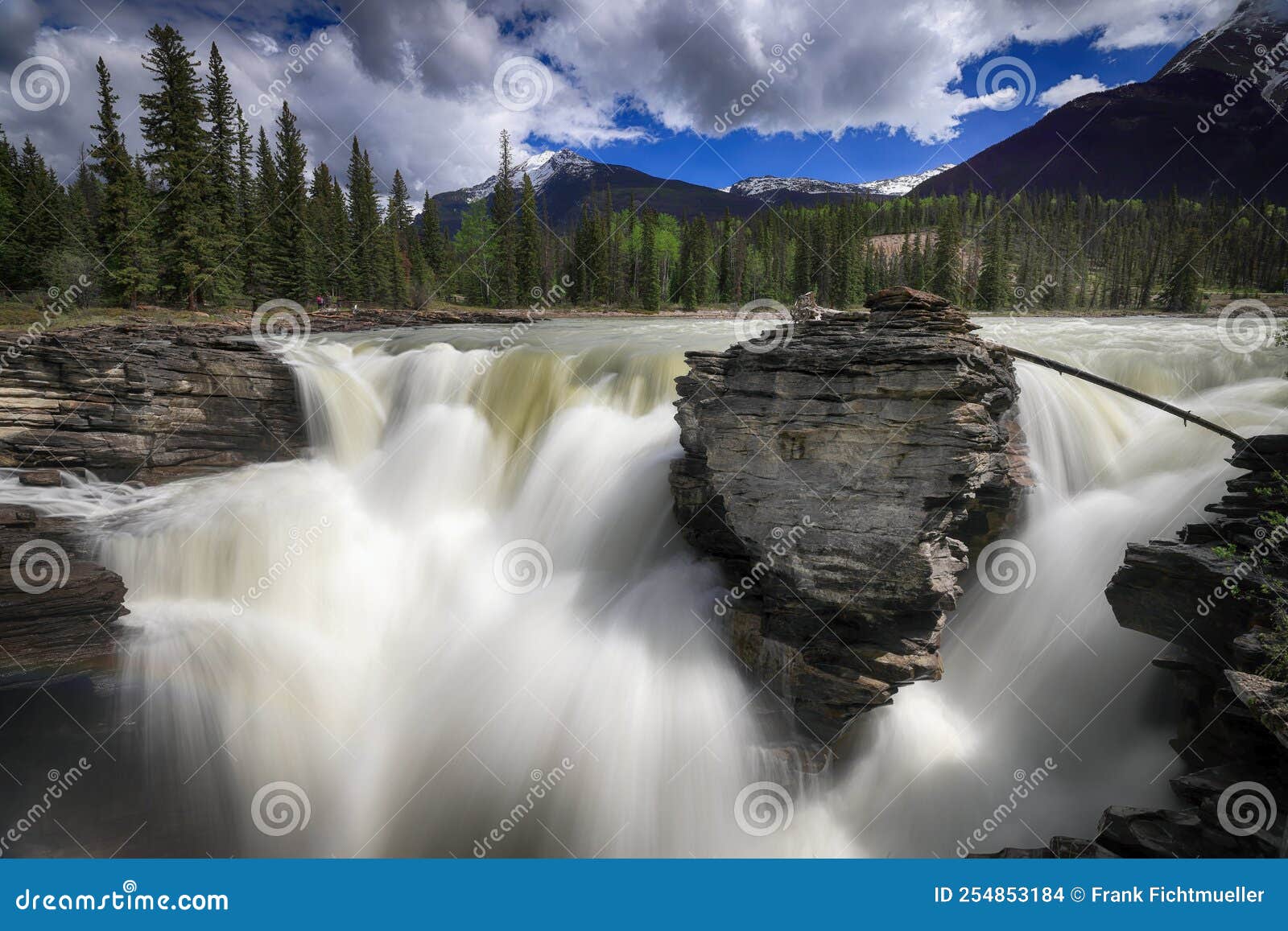 Athabasca Falls, Jasper Nationalpark, Alberta, Kanada Stock Photo ...