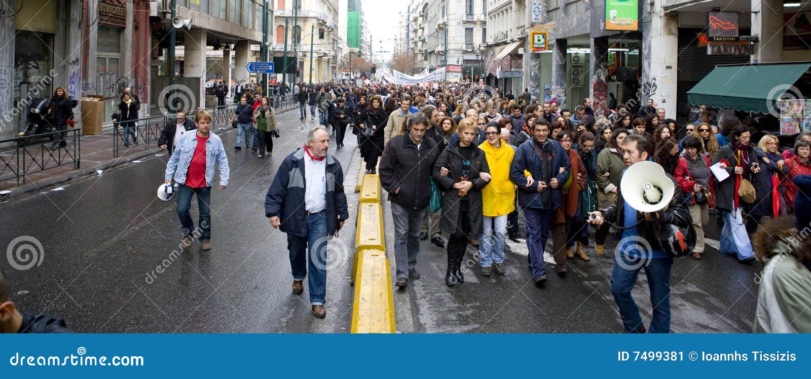 Athens riots 18_12_08 editorial photo. Image of syntagma - 7499381