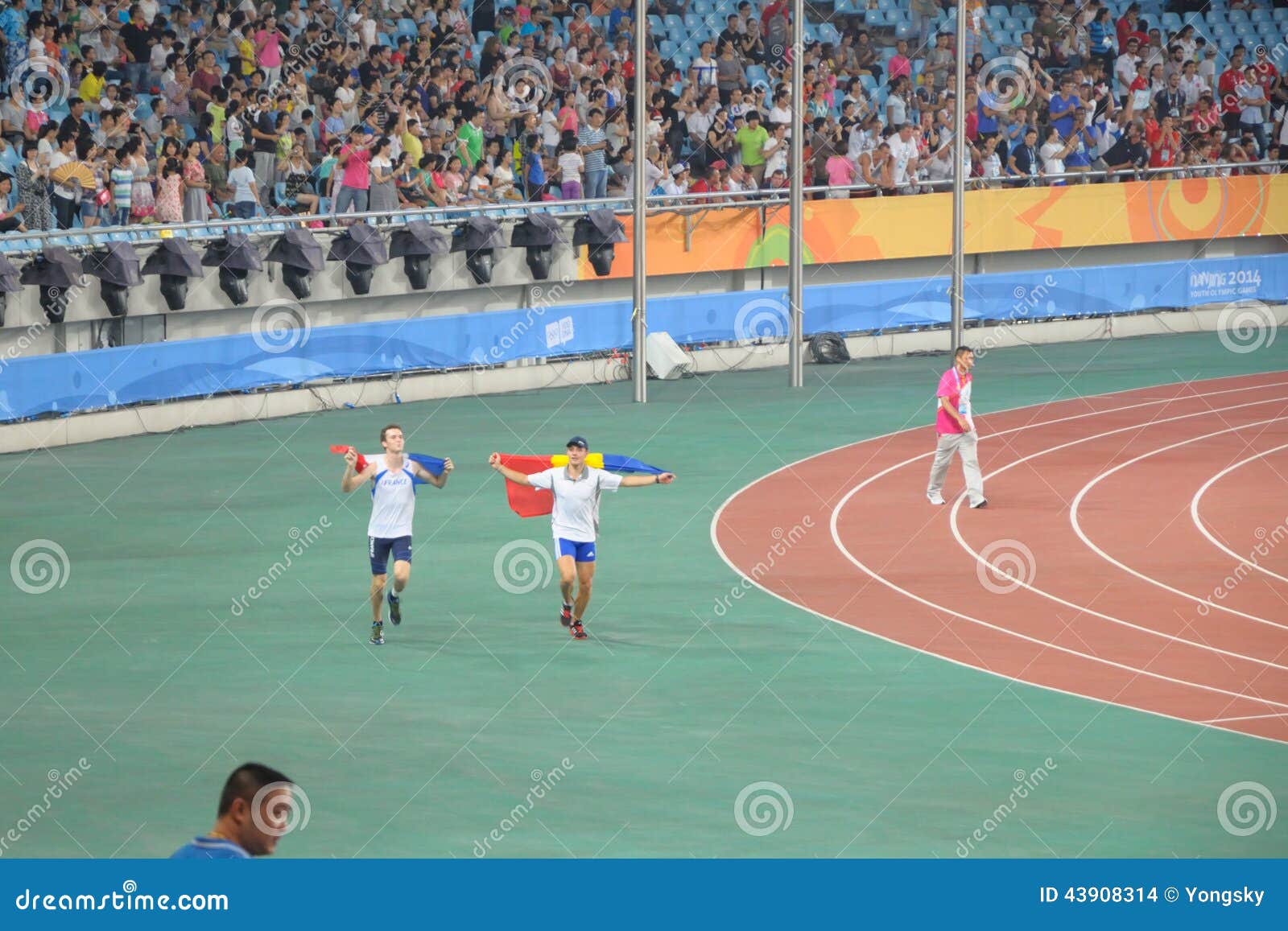 Athletes and spectators editorial stock image. Image of athlete - 43908314