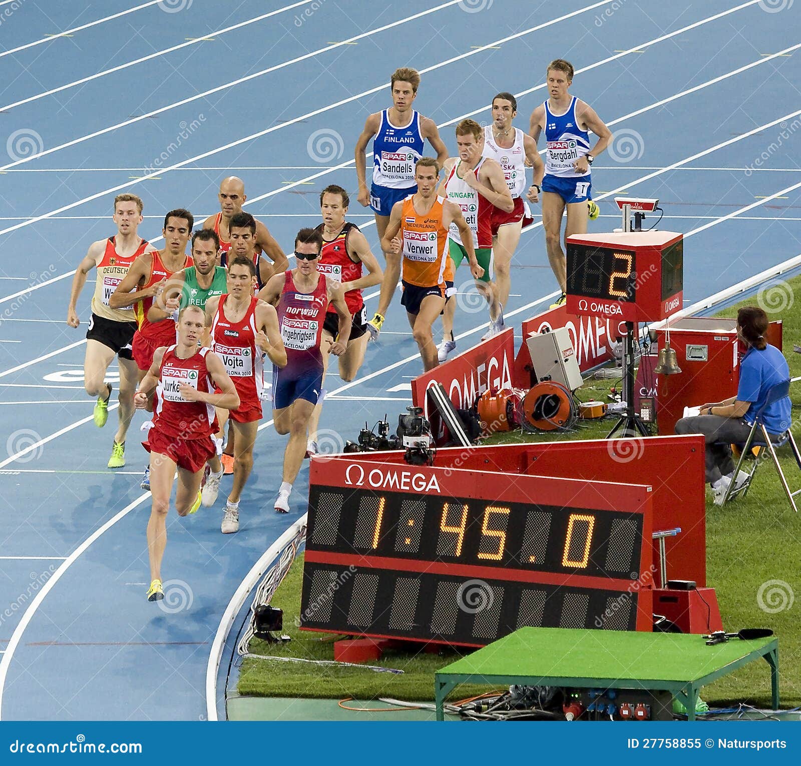 Athletics 1500 meters editorial image. Image of runners - 27758855