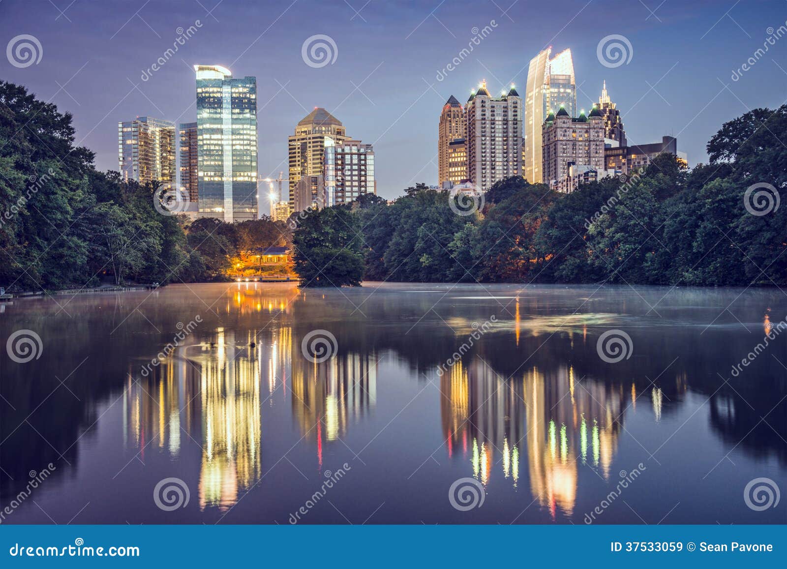 Atlanta, Georgia Skyline imagen de archivo. Imagen de rascacielos ...