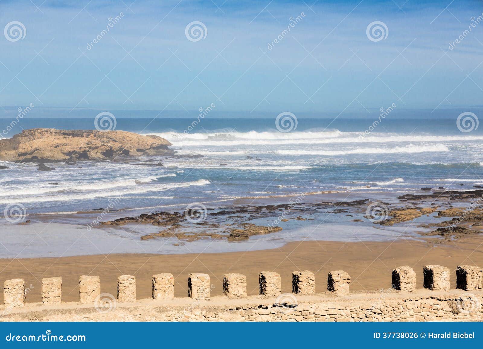 The Atlantic Ocean at Essaouira, Morocco Stock Photo - Image of coast ...