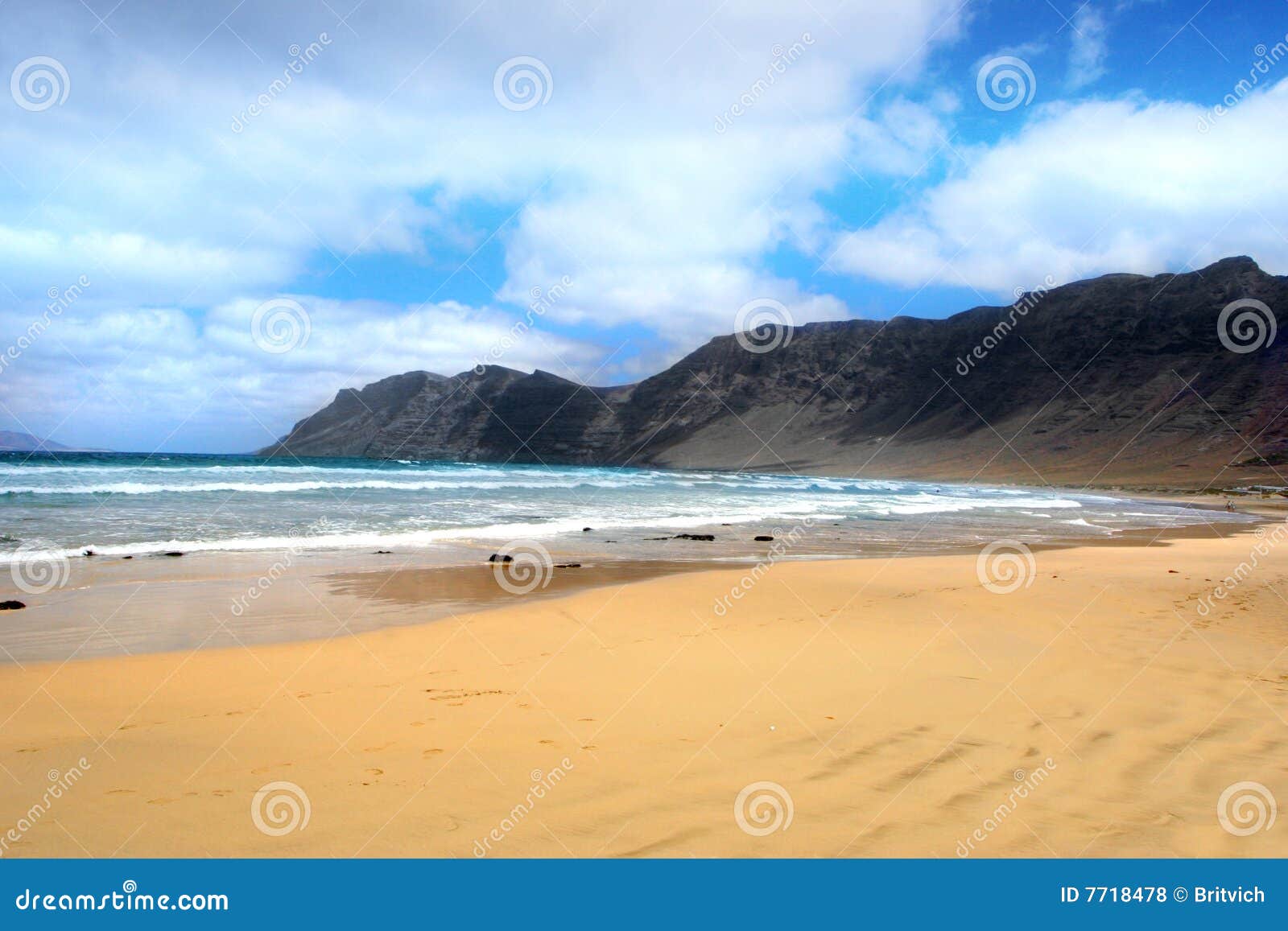 Atlantic sand shore stock photo. Image of relax, cool - 7718478