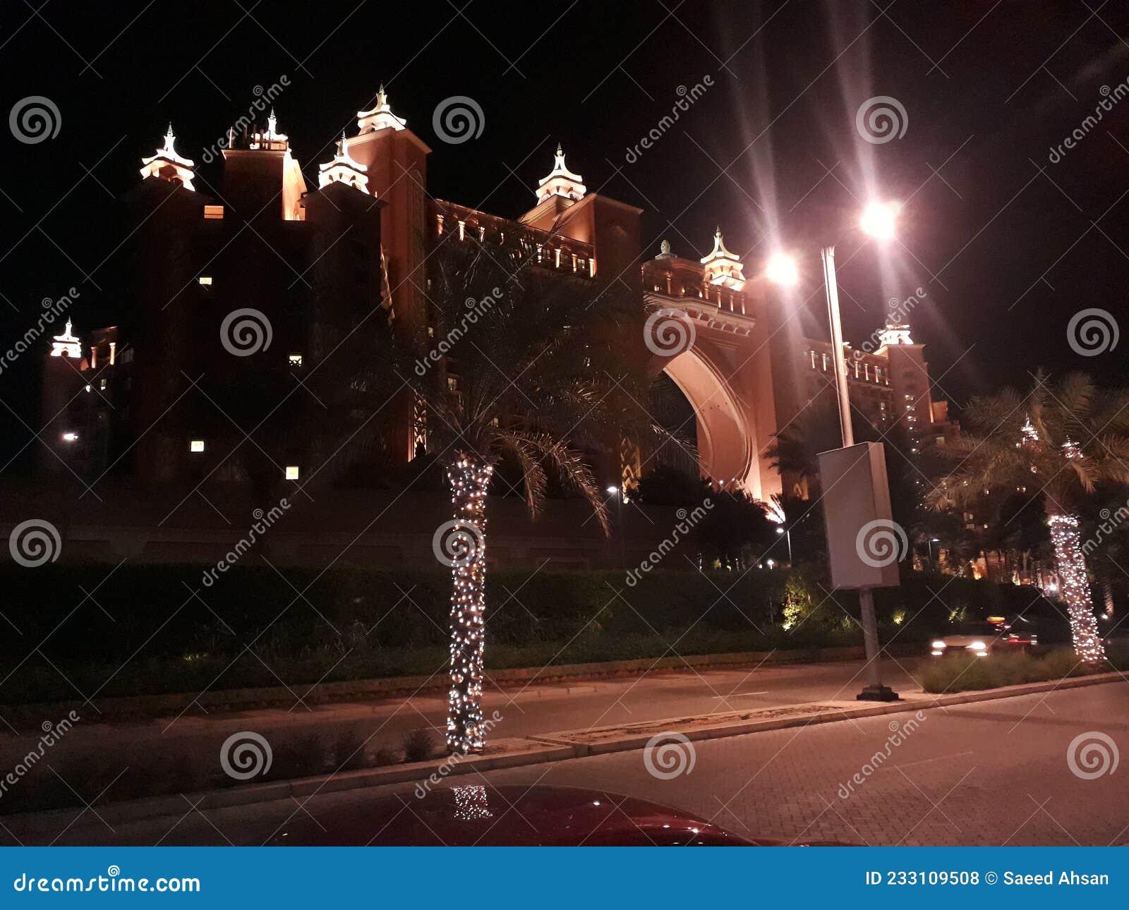 Atlantis hotel night view stock photo. Image of reflection - 233109508