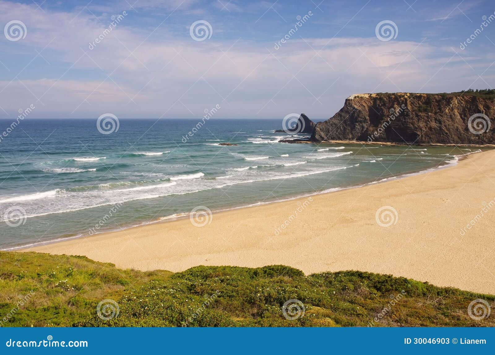 Atlantisch strand Odeceixe stock afbeelding. Image of strand - 30046903
