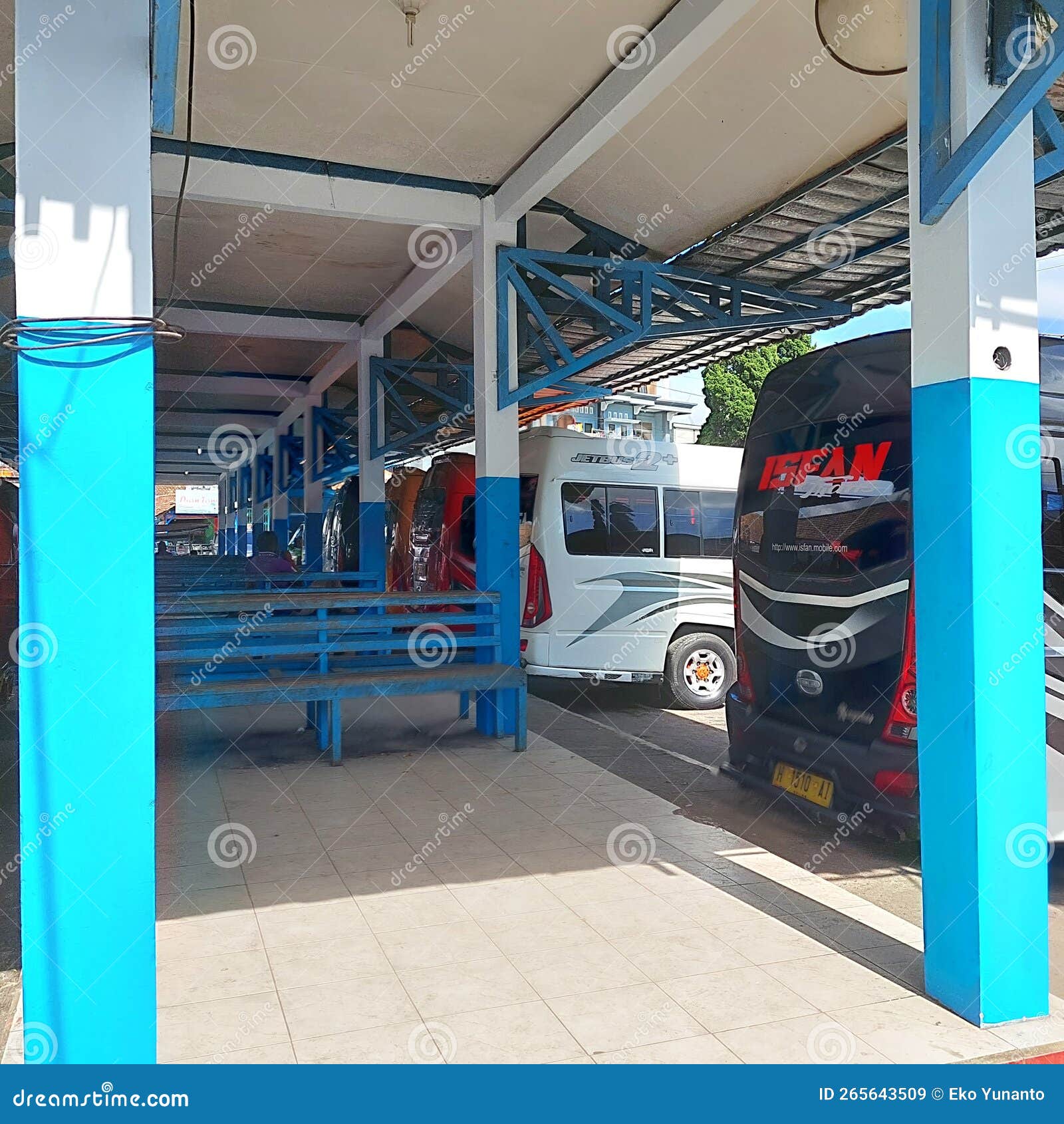 The Atmosphere of the Inter-city Vehicle Terminal Editorial Stock Image ...