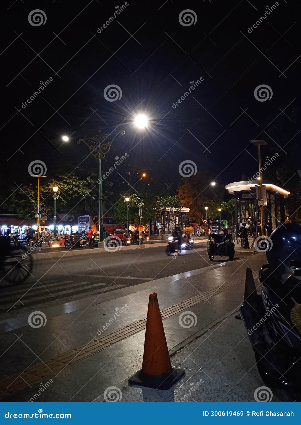The Atmosphere at Night is Quite Busy with Lots of Vehicles Stock Image ...