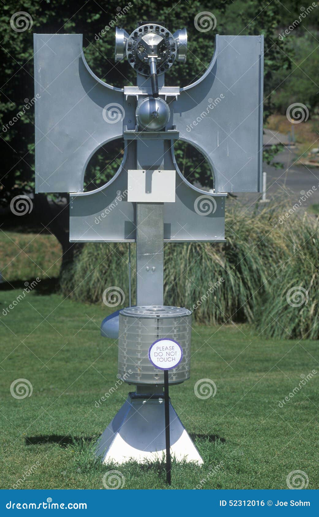 Atomic Art Sculpture at Biosphere 2 at Oracle in Tucson, AZ Editorial ...