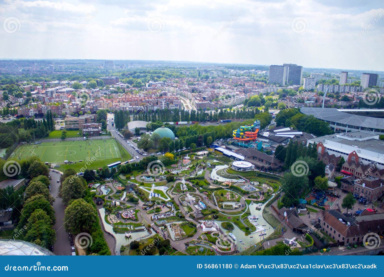Atomium Βρυξέλλες εκδοτική εικόνα. εικόνα από - 56861180