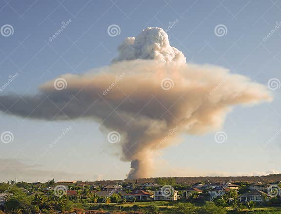 Atompilz stockfoto. Bild von feder, auswirkung, stock - 21573706