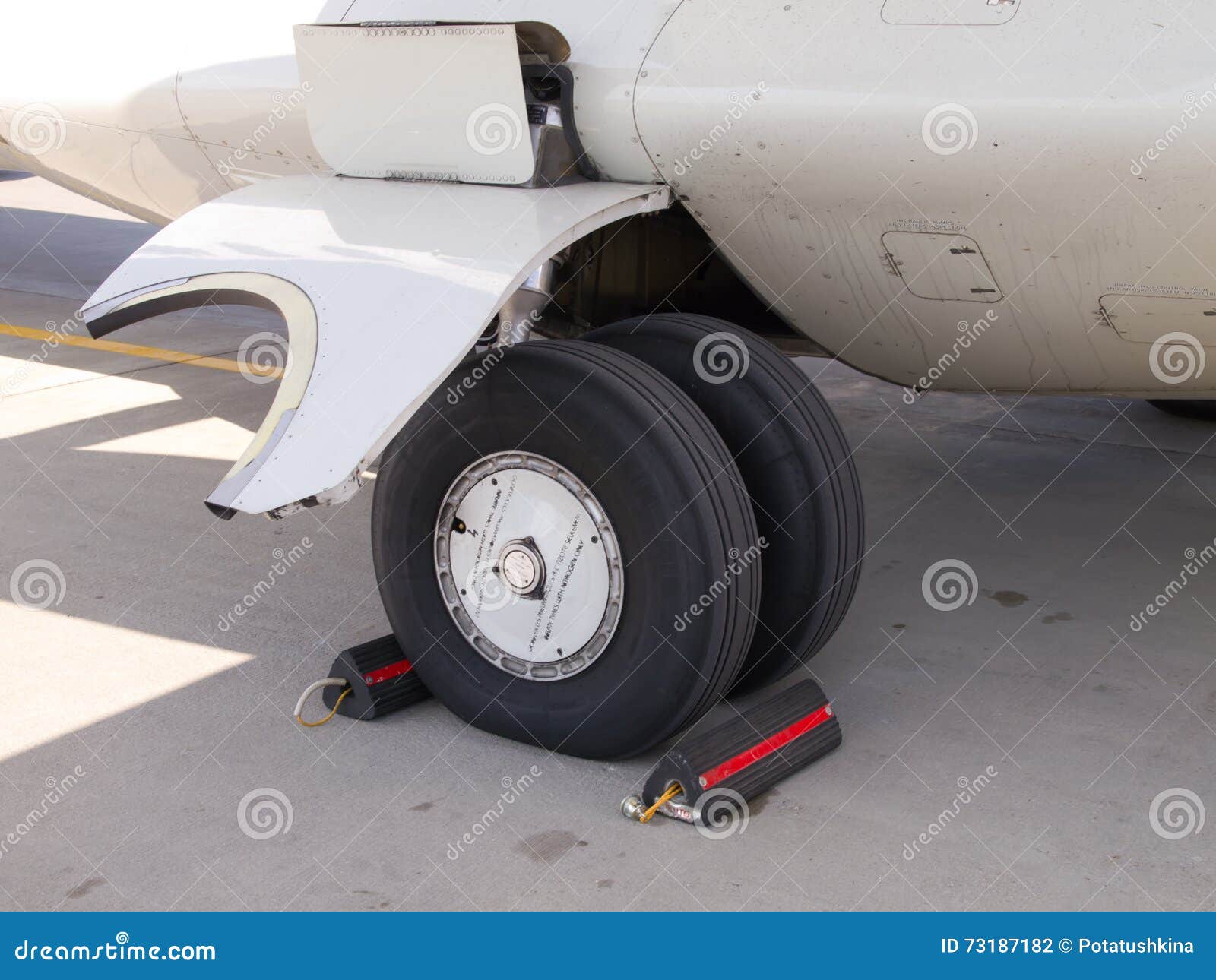 ATR-72 Landing Gear , Standing on the Airfield Editorial Photography ...