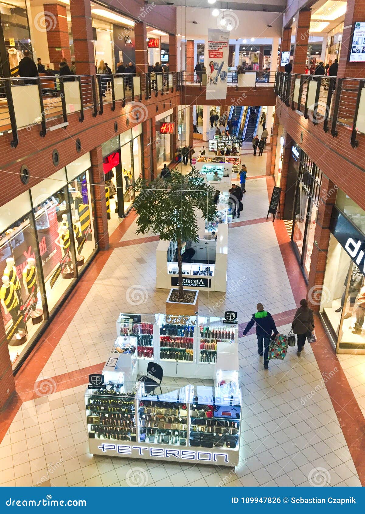 Atrium-Mall-Einkaufszentrum Koszalin Polen Redaktionelles Foto - Bild ...