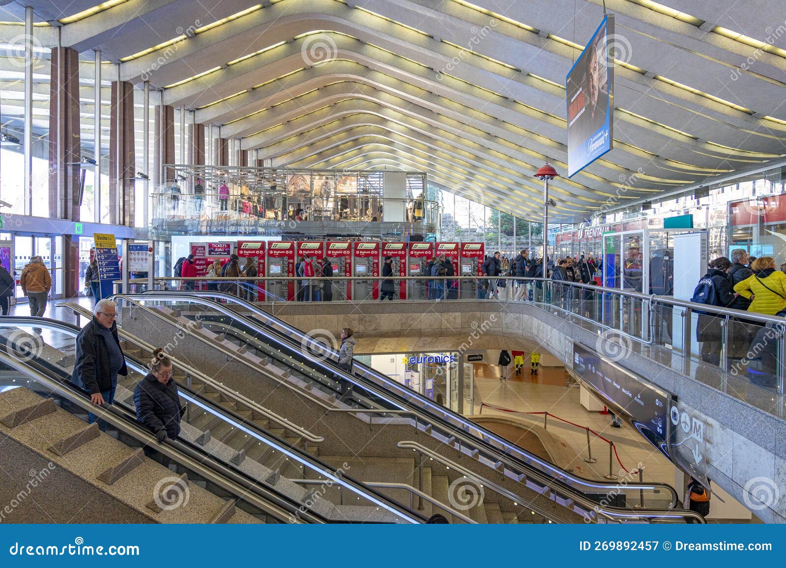 Atrium of the Public Train and Underground Train Access Station, Rome ...