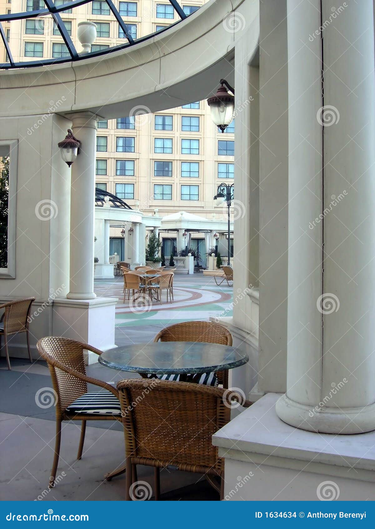 Atrium View of Luxury Hotel Stock Photo - Image of architecture, inside ...