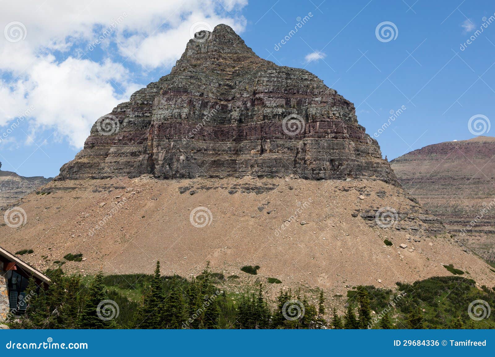 Att erodera vaggar berg arkivfoto. Bild av rött, turism - 29684336