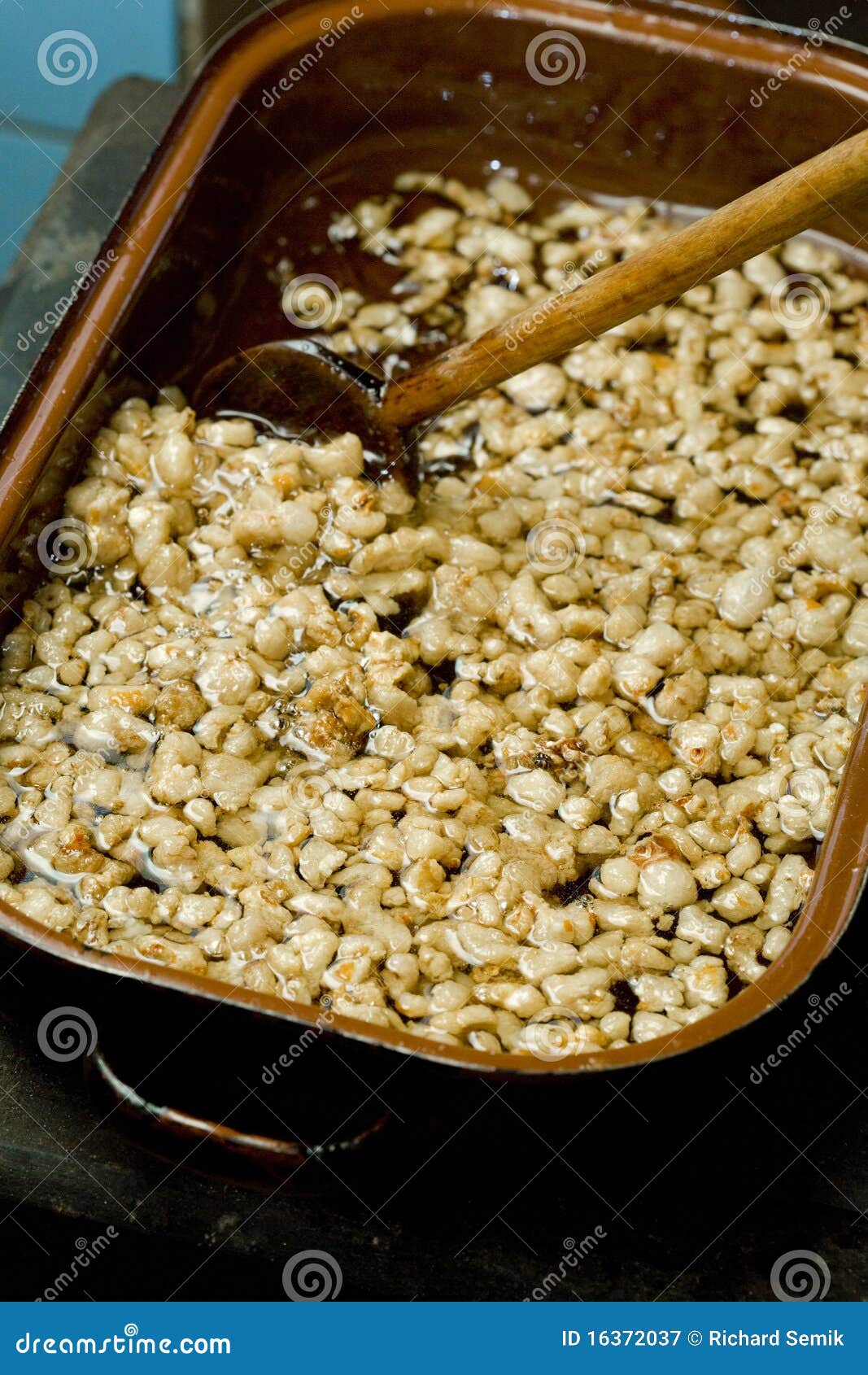 Attaccare Tradizionale Del Maiale Immagine Stock - Immagine di grasso ...