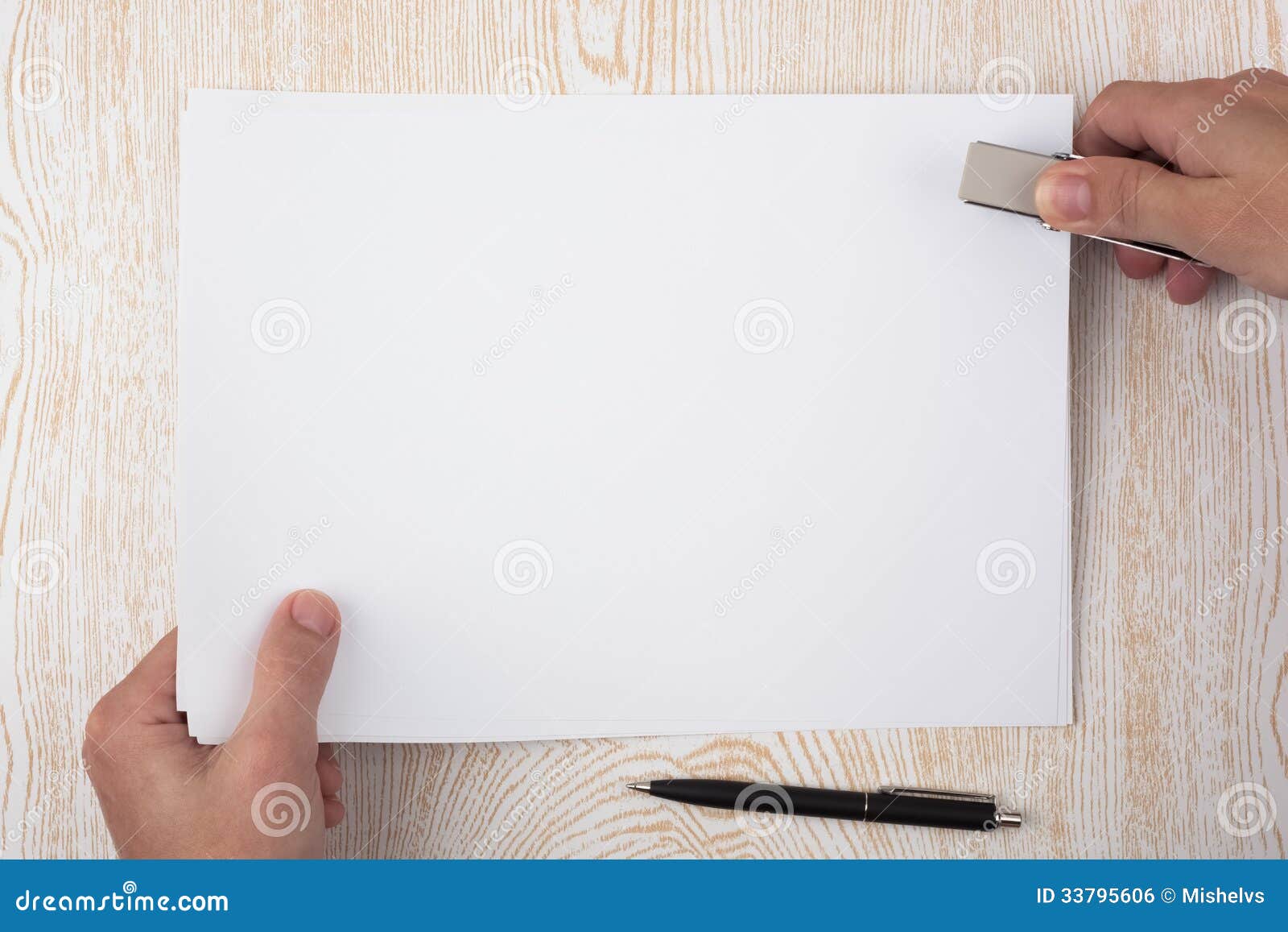 Attache de papier photo stock. Image du formalisation - 33795606