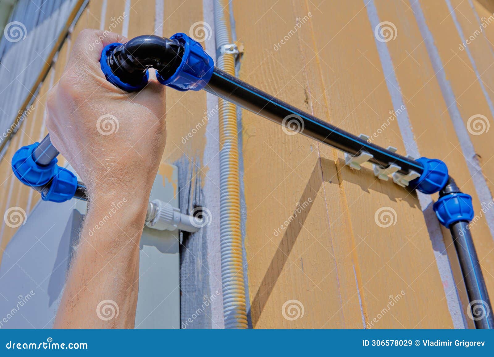 Attaching an Angle Pipe Fitting with a Compression Threaded Clamp To ...