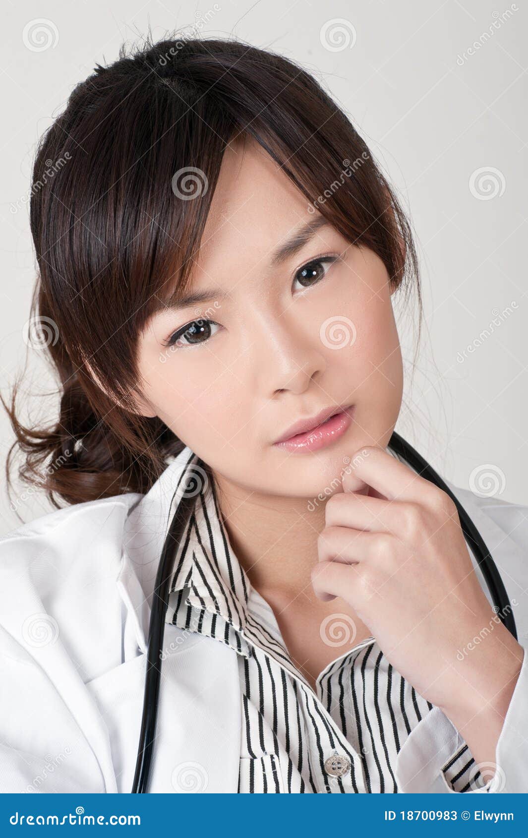 Attractive Asian Female Doctor Stock Image - Image of looking, chinese ...
