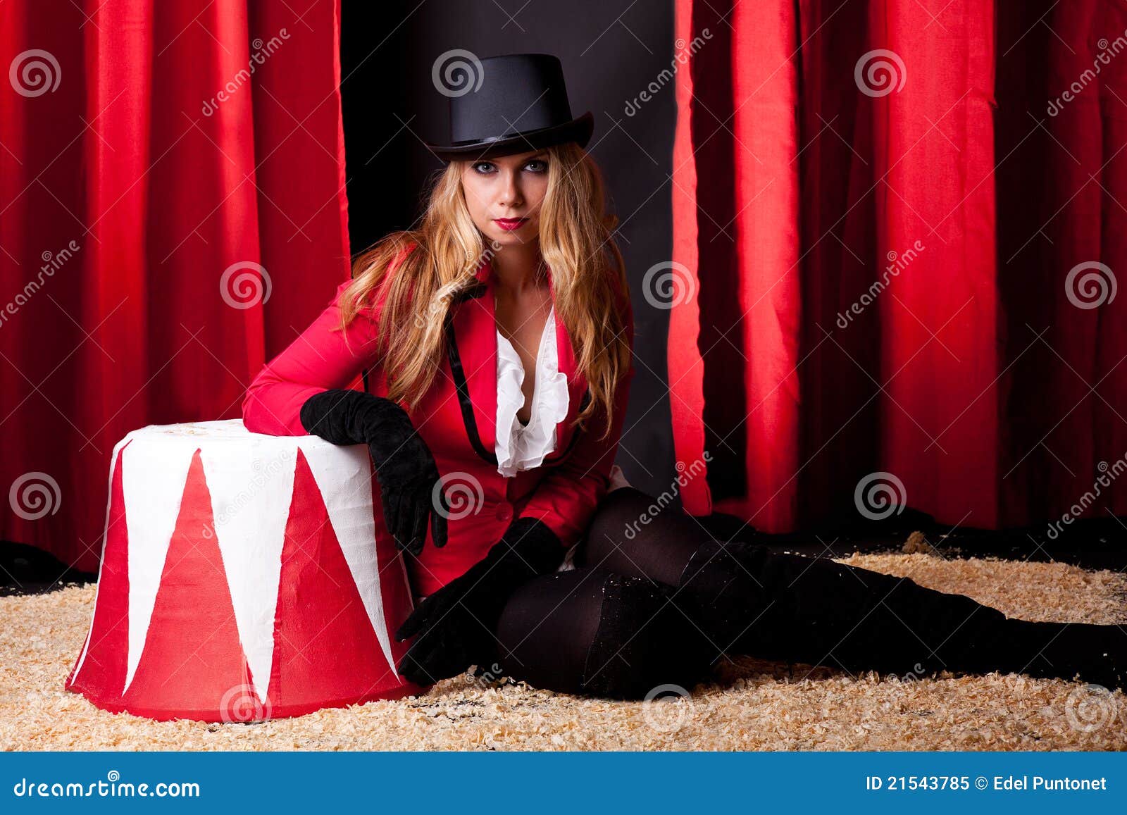 Attractive Female Circus Artist Stock Image - Image of performance ... Attractive Female Circus Artist Stock Image - Image of performance ...