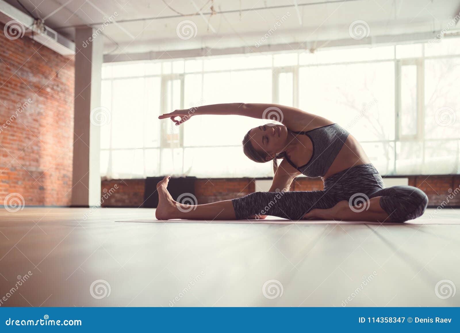 Attractive Girl in a Yoga Class Stock Image - Image of meditating, loft ...