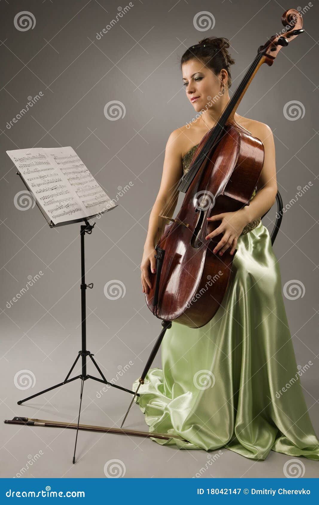 Attractive Woman with Cello Stock Image - Image of classic, music: 18042147